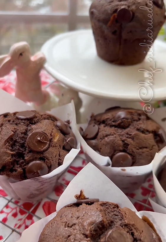 Muffins de banana y chocolate caseros: receta suave, esponjosa y fácil ...