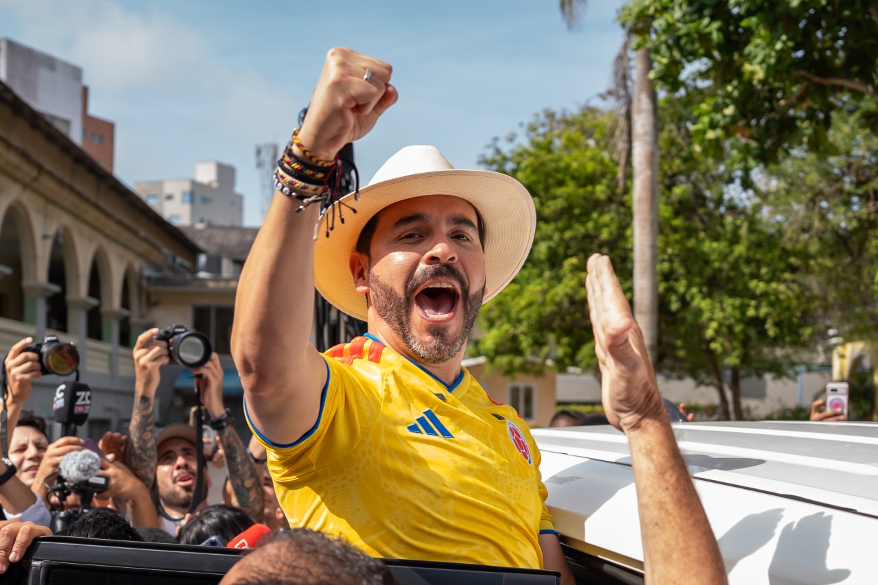 Colombia elects hardline populist who vows war on cocaine gangs