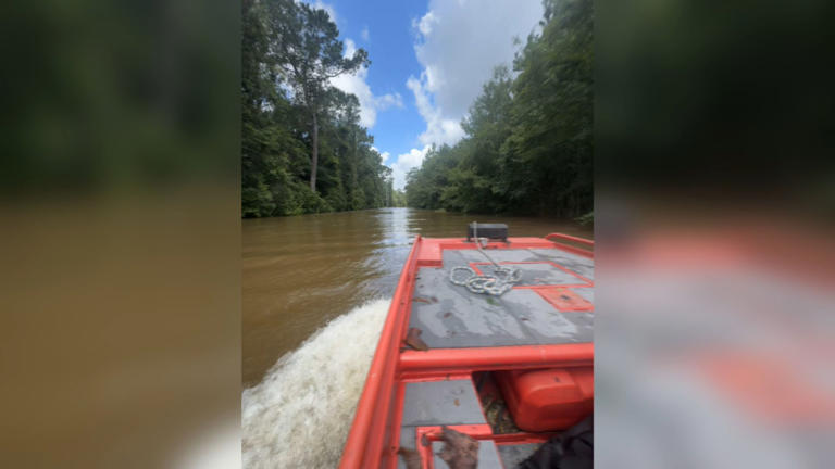 Texas baseball team rescued by Cajun Navy, Gulfport firefighters after ...