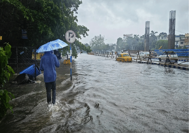 IMD issues severe weather alert for multiple states as monsoon ...