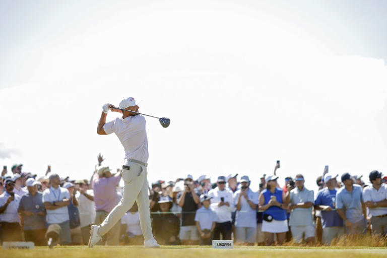 Cops ejecting US Open fans yelling 'don't choke' at Wyndham Clark in ...