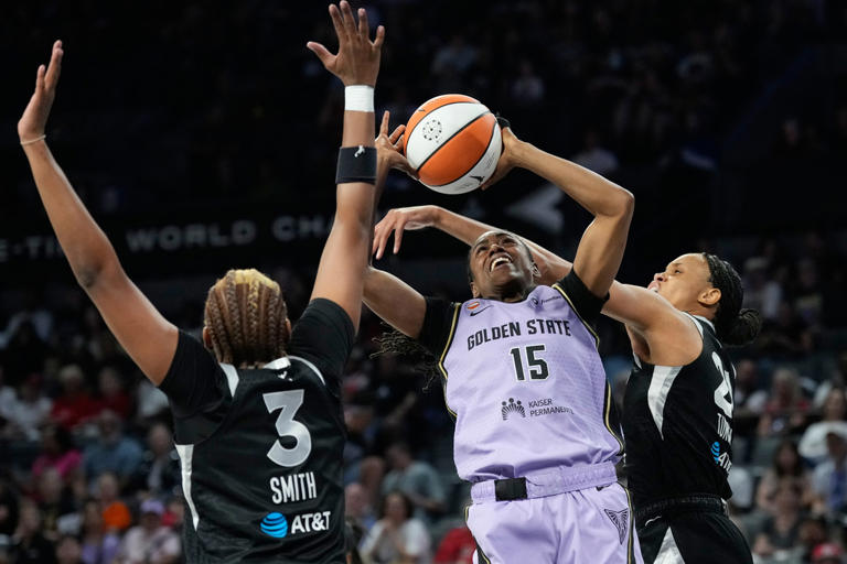 Aces surge past Valkyries 92-73 as Jackie Young shines in a 21-2 run