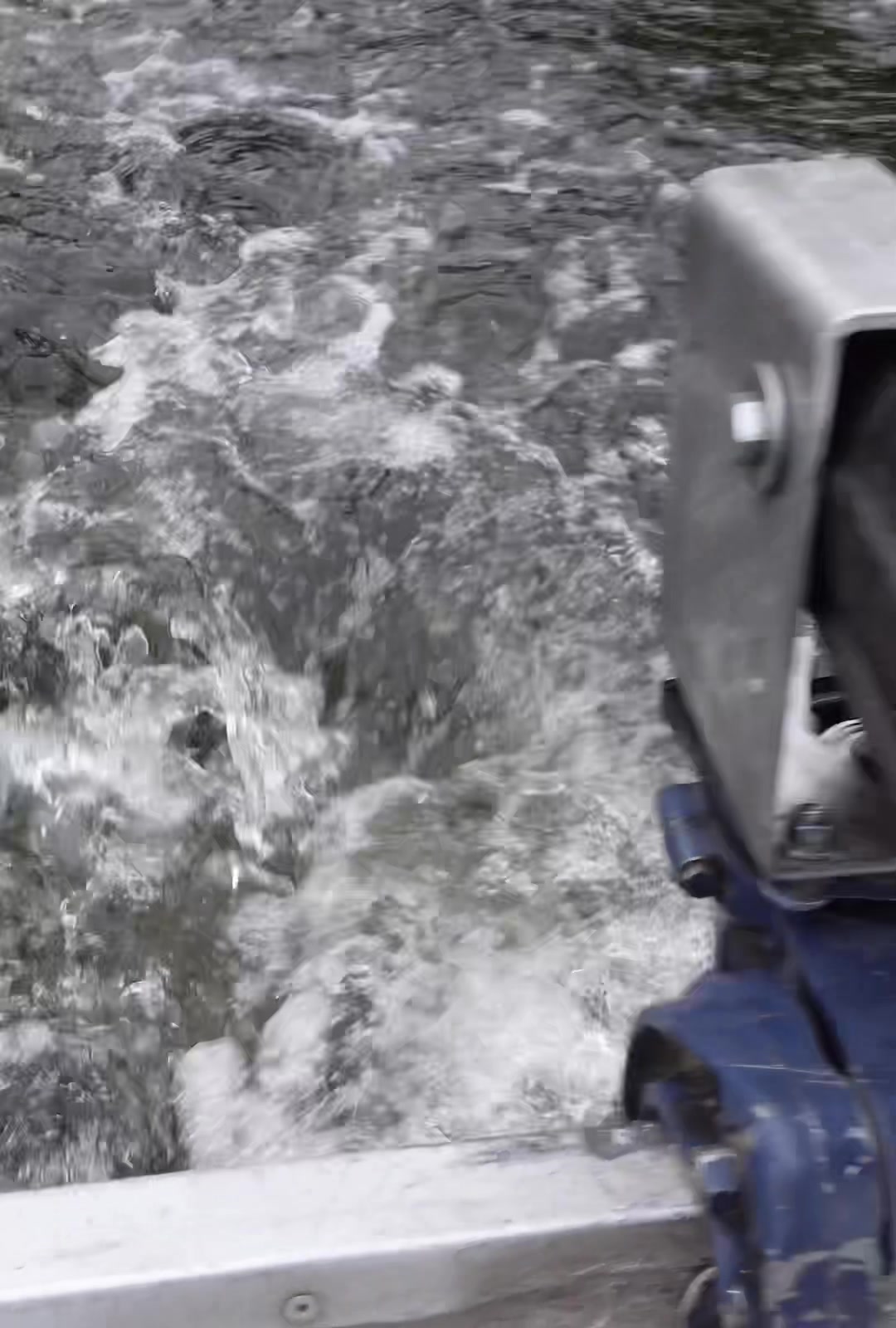 Does a drill push a boat?