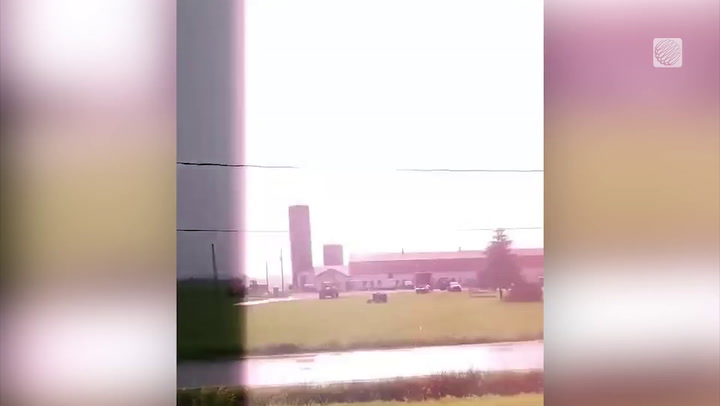 Spectacular lightning strike captured over Quebec farm