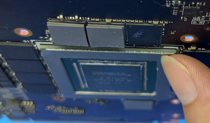 Golpe bizarro: RTX 4090 falsa com “GPU de plástico” é descoberta na China