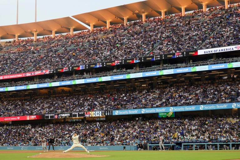 Dodgers will not be deterred by smoke, proceeding with game against ...