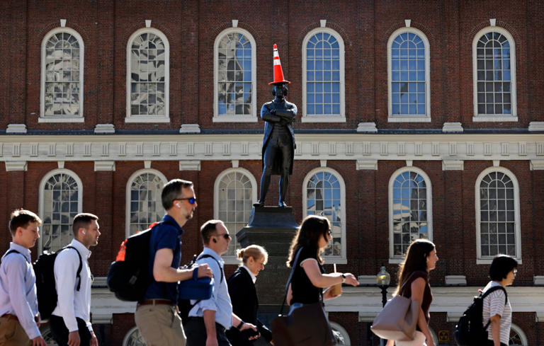 Watch: Julian Edelman helps Scotland fans place traffic cone atop ...