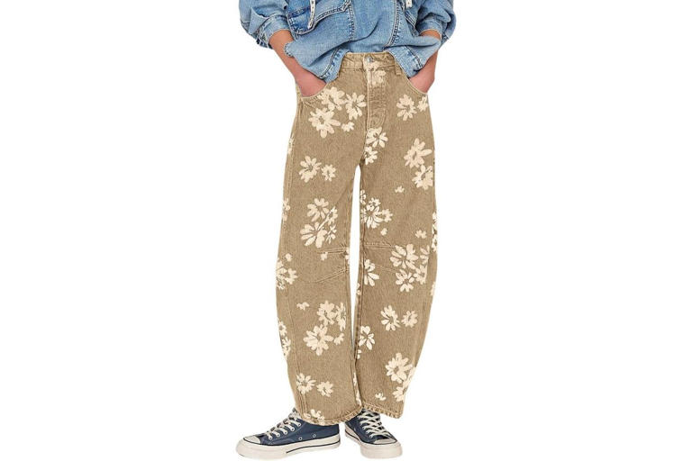 Mariska Hargitay Styled Her Knicks Hat with a Basic Tee and These ...