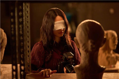 (Movie review) 'The Eyes' paints obsession, fear of fading sight with ...