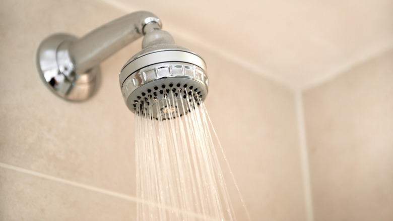 How to loosen a shower head without a wrench