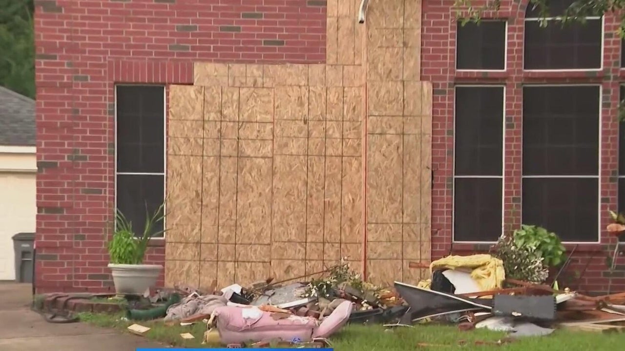 Caught on camera: Tesla on autopilot crashes into Texas home, killing ...