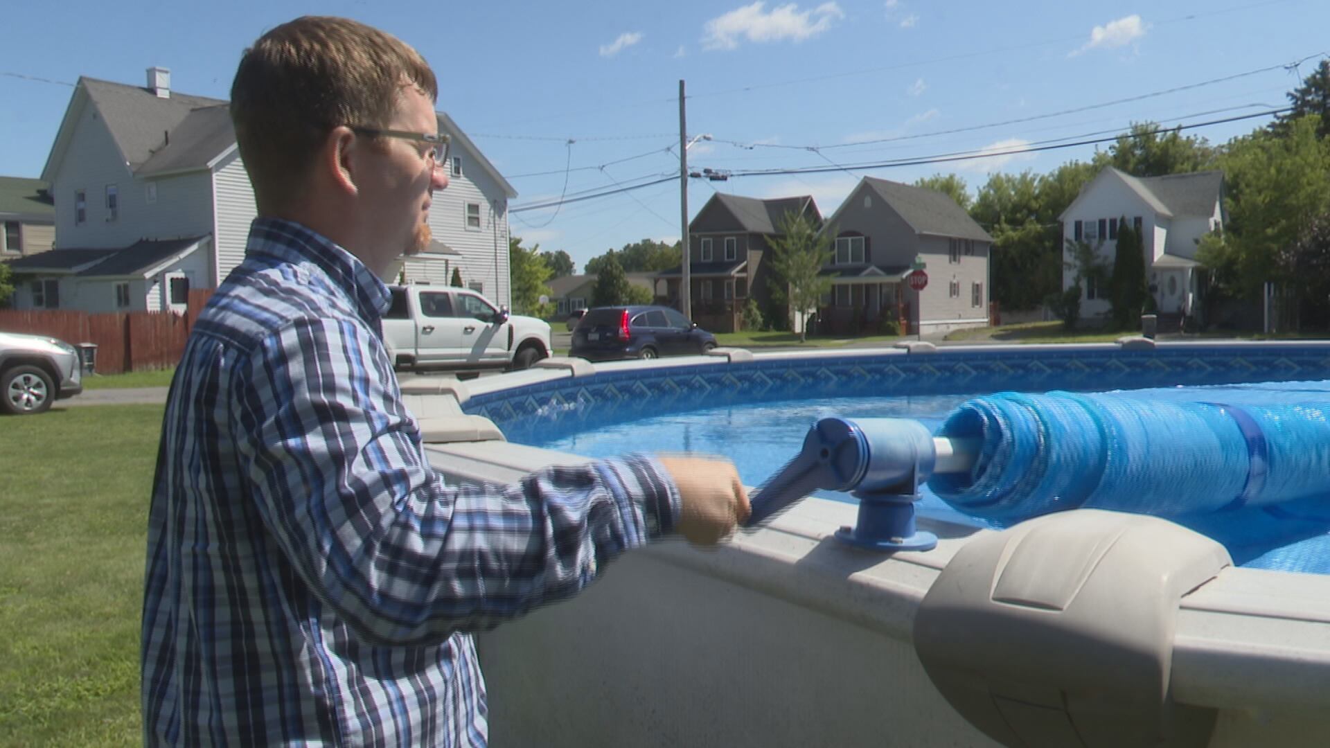 As summer begins, AAA reminds families about pool safety