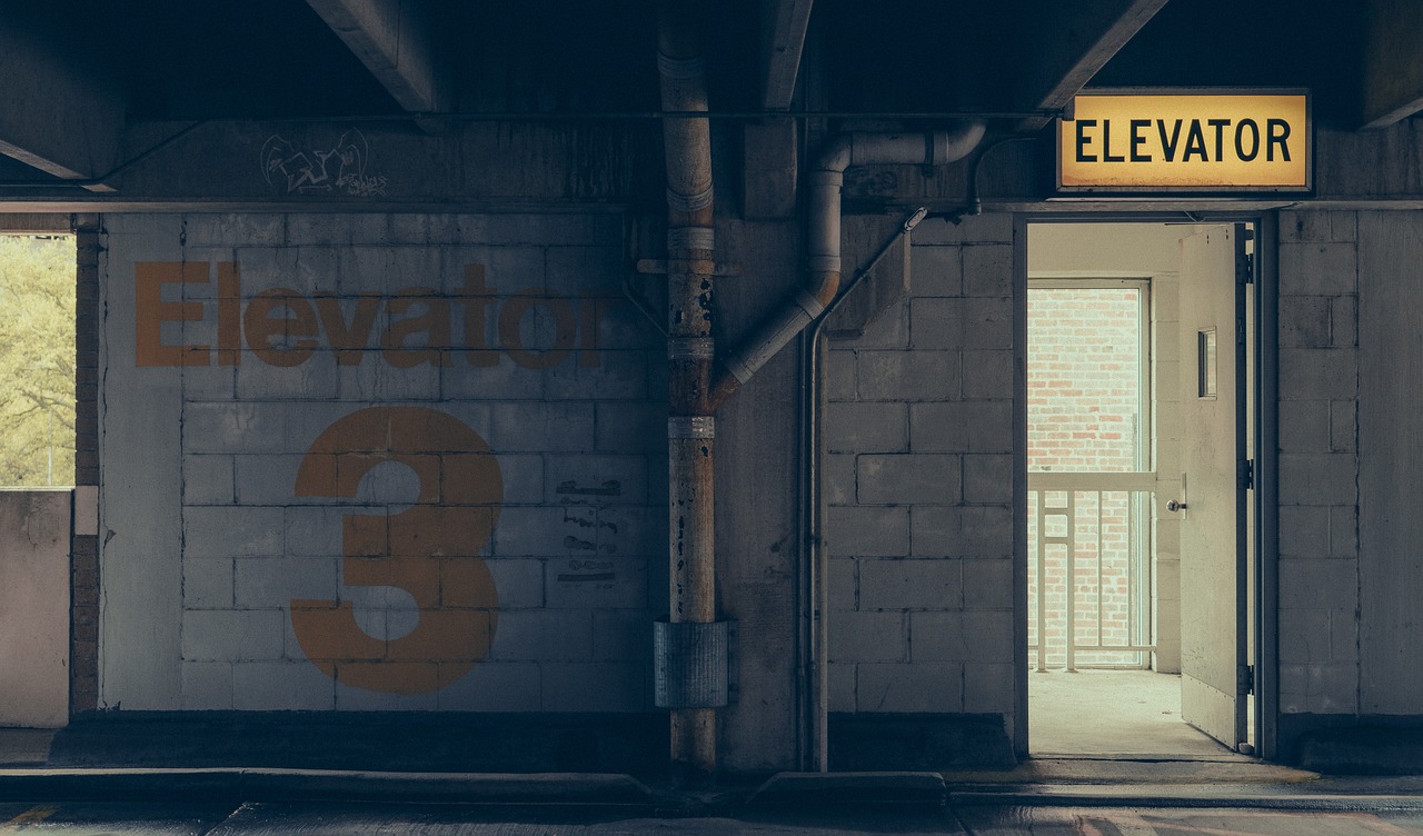 9 elevator etiquette rules most people ignore