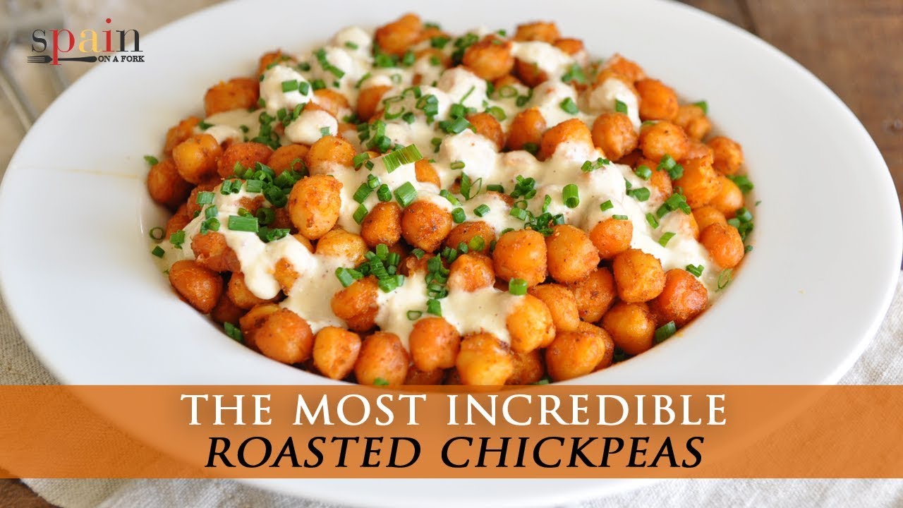 Roasted Spanish garbanzo beans with creamy garlic sauce