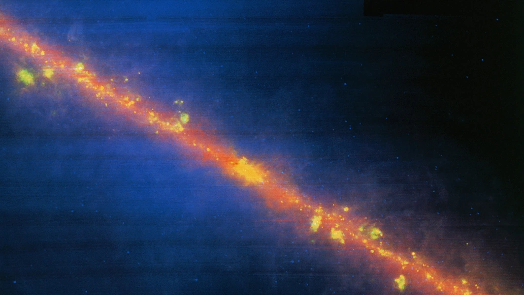 Study keeps dark matter theory alive for Milky Way gamma-ray glow