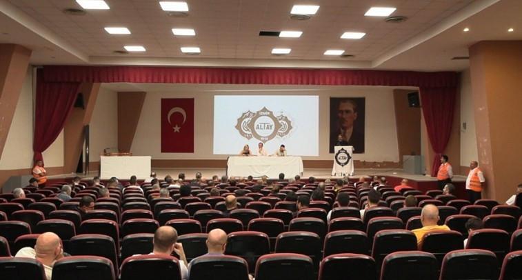 Altay’da kongre bilmecesi
