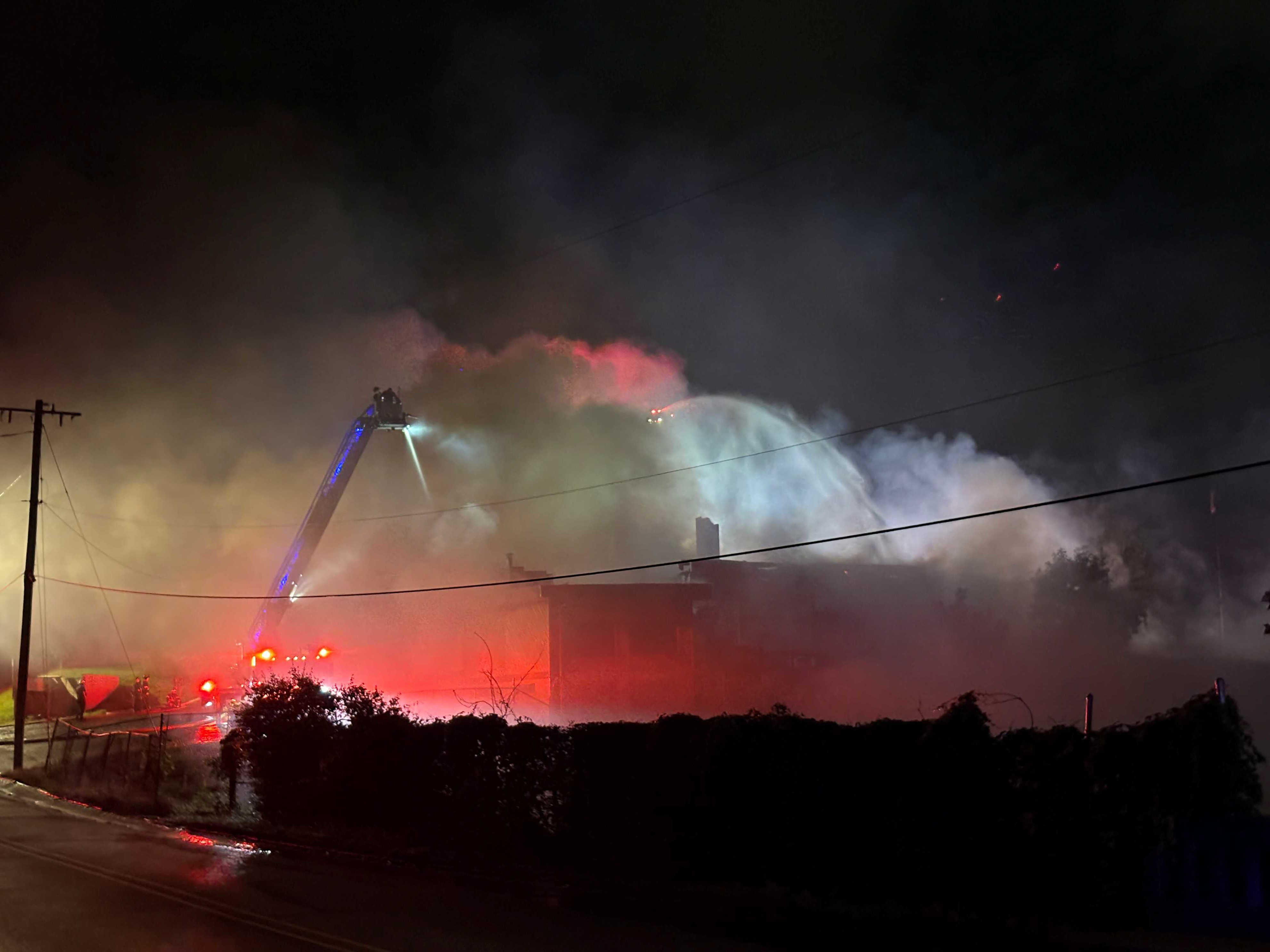 Fire breaks out at New Albany Golf Course during storms