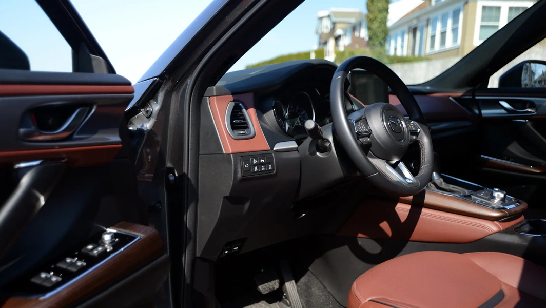 5 mainstream SUVs with luxury-level features