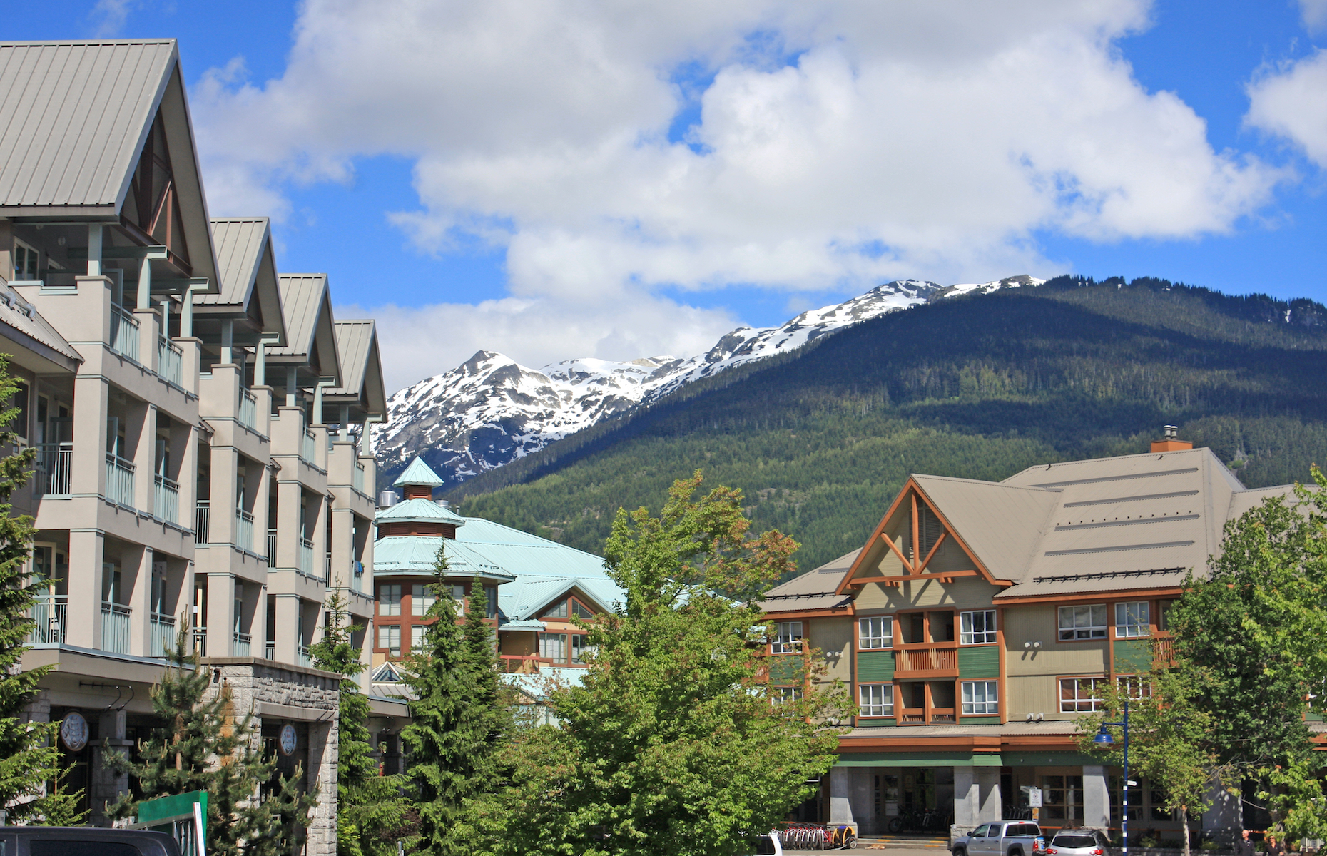 25 beautiful mountain towns in the world