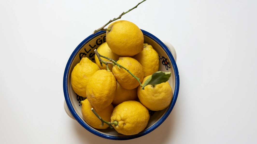 Easy methods and uses for homemade lemon curd