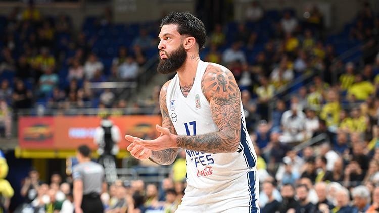 Anadolu Efes'te Vincent Poirier ile yollar ayrıldı
