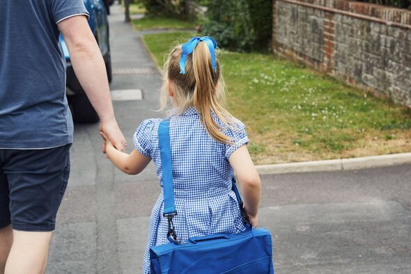 Government confirms schools heatwave closure advice as UK temperatures ...