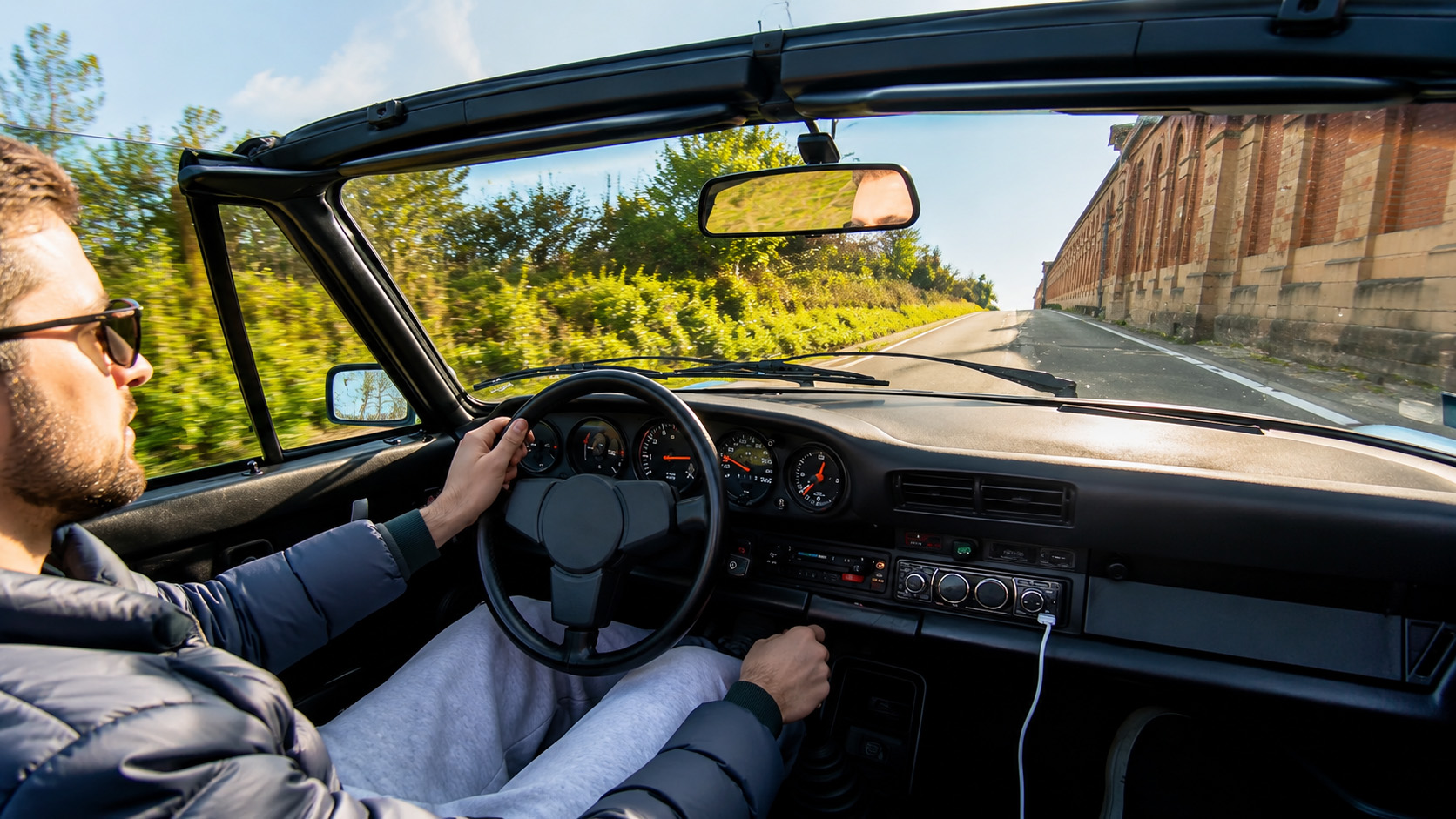 Com’è guidare una Porsche 911 Targa SC degli anni ’80?