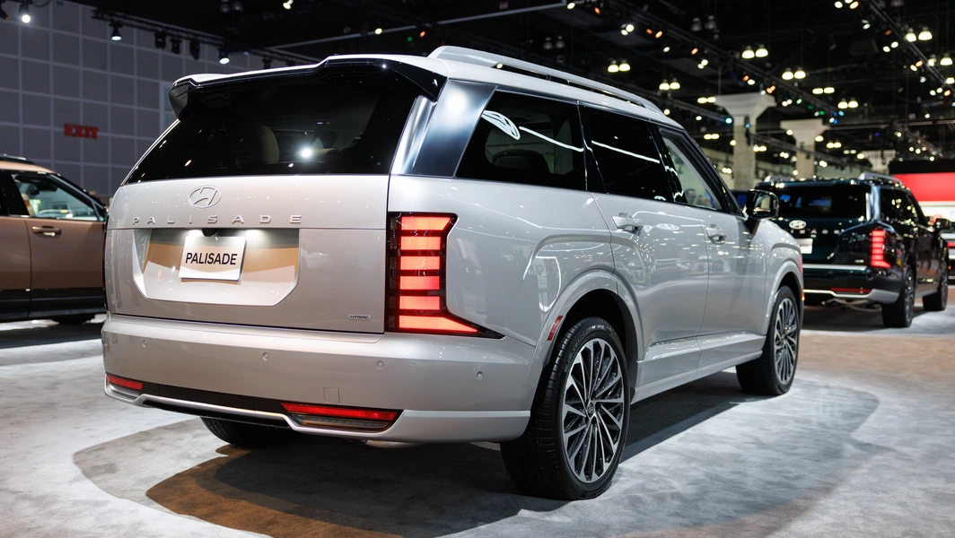 5 mainstream SUVs with luxury-level features