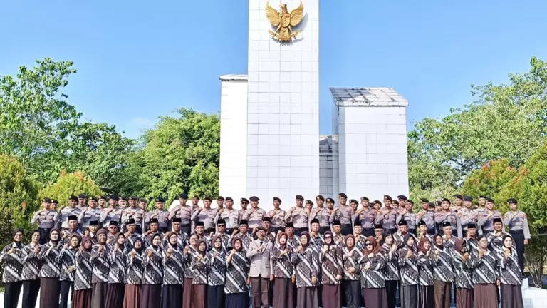 Peringati HUT ke-XXVII, PP Polri Kalteng gelar ziarah ke TMP Sanaman ...