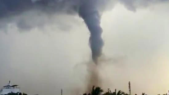 Video shows tornado-like storm in Tamil Nadu's Thoothukudi; Met office ...