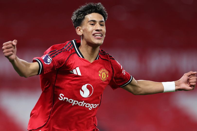 JJ Gabriel sends message to Michael Carrick with Man United star's ...