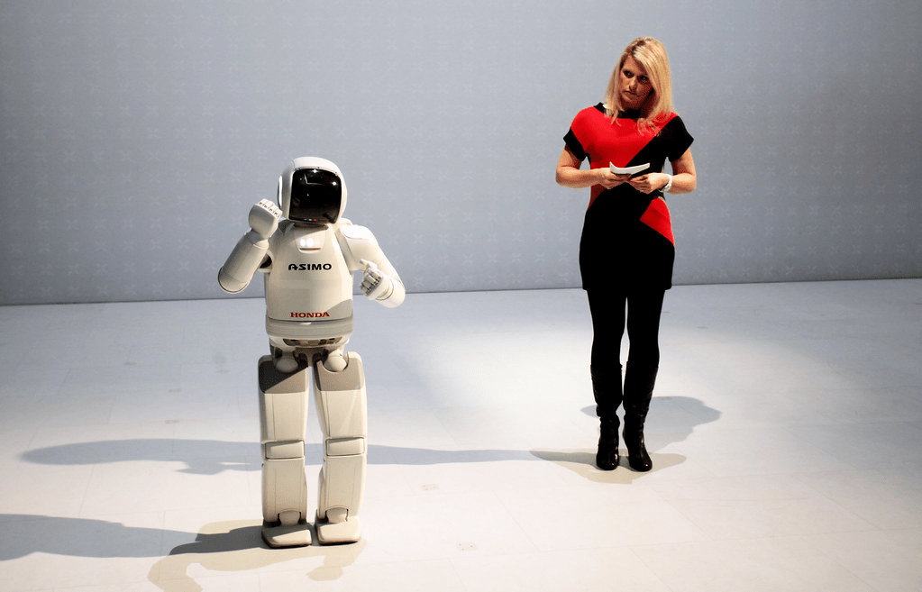 Tesla targets factory deployment of humanoid robots