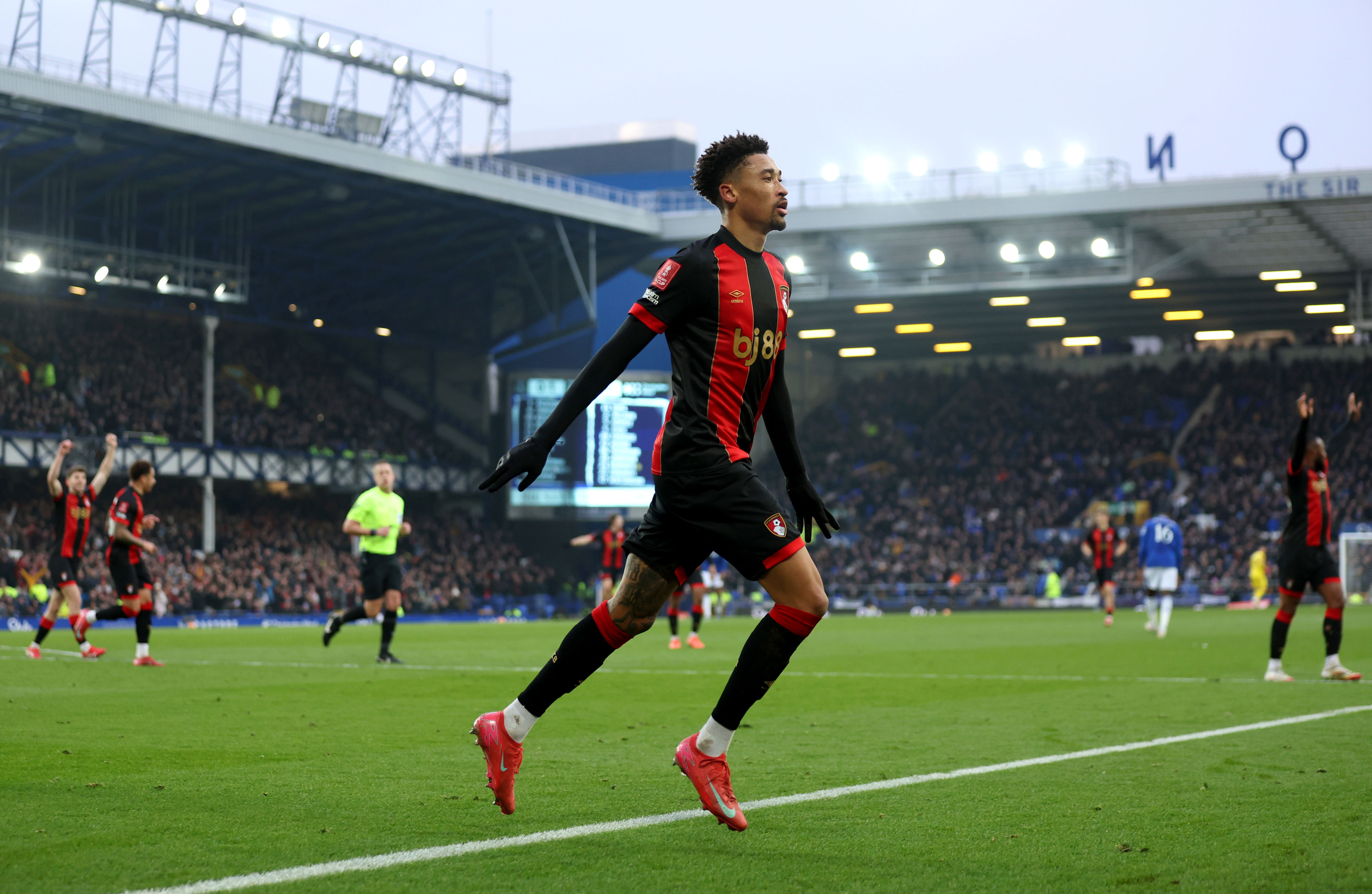 Hull City and Middlesbrough FC show interest in AFC Bournemouth's ex ...