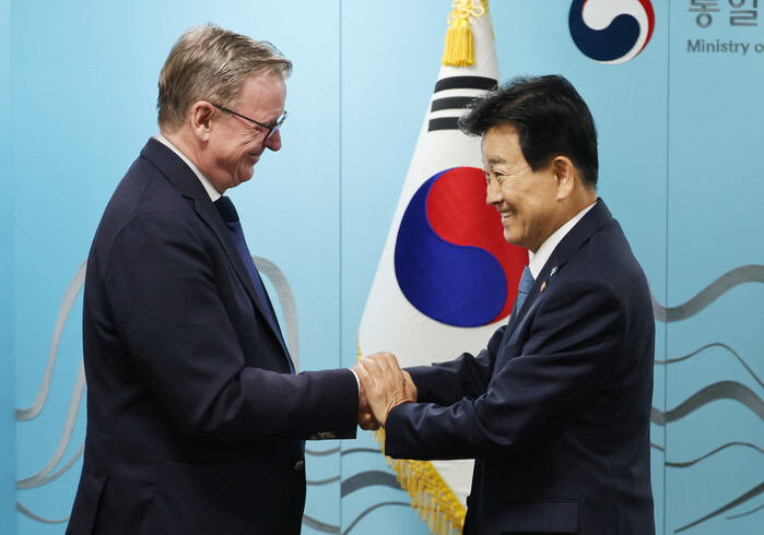 Unification minister meets German parliamentary leader