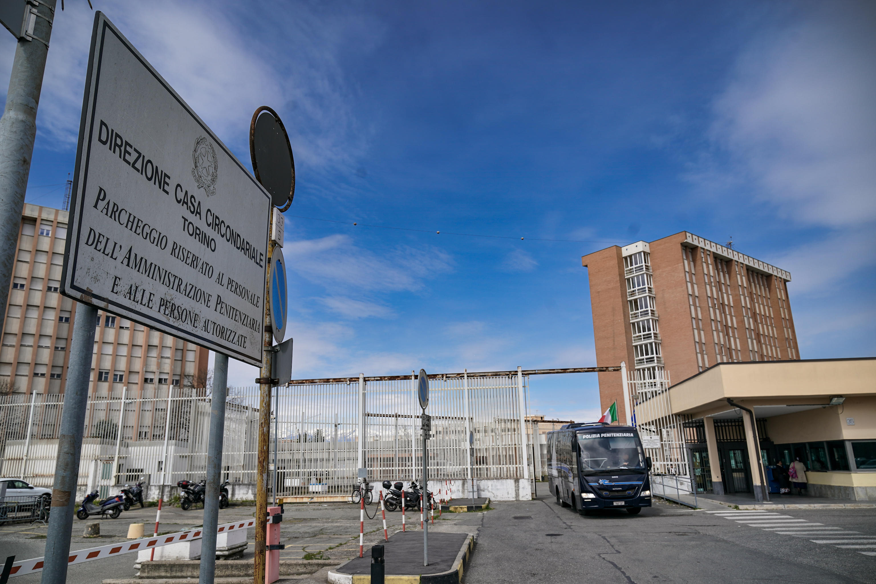 Sappe, sequestrati telefoni e farmaci oppioidi nel carcere di Torino
