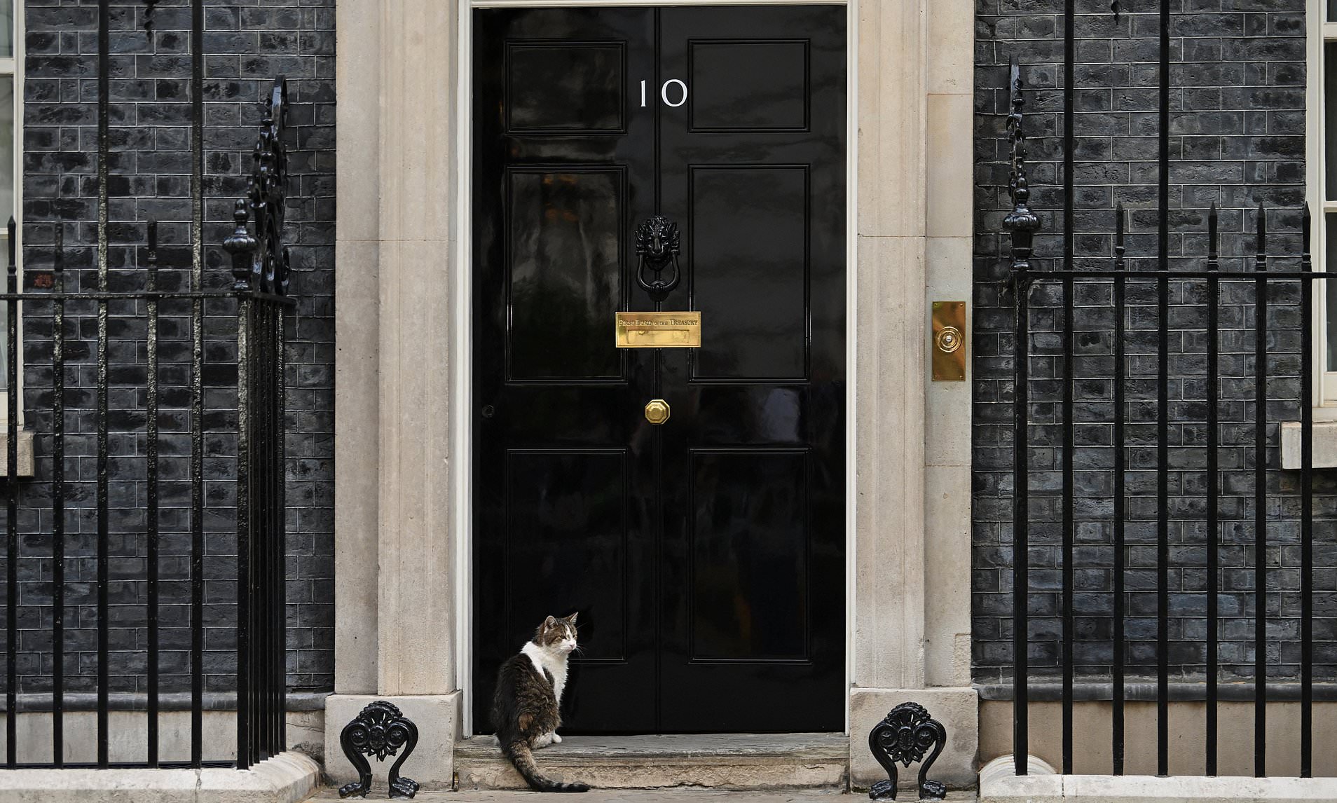 Not Keir for long... Podium set up outside No10 as Starmer prepares to ...