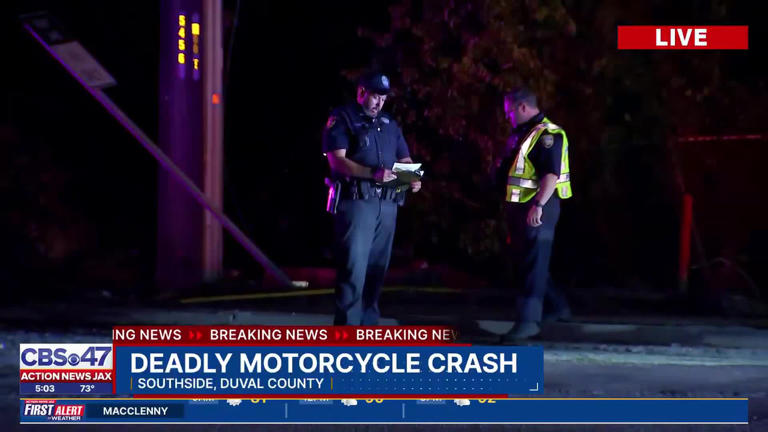 Motorcyclist dies after crashing into concrete pole on Southside
