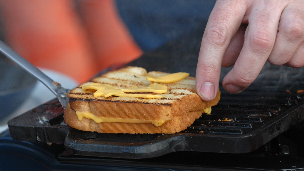 Alton Brown’s expert grilled cheese techniques