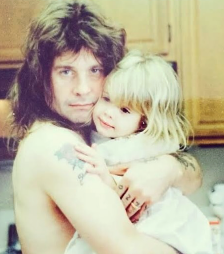 Kelly Osbourne shares heartbreaking final text from dad Ozzy in ...