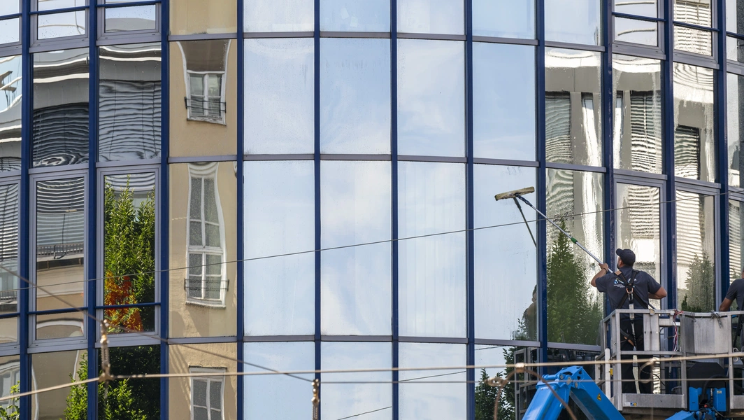 Why all-purpose cleaners leave streaks on glass