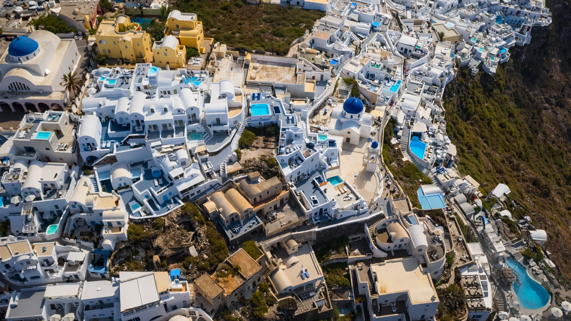 De beroemde architectuur van Santorini ontdekken