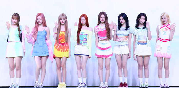 S Korean girl group Hearts2Hearts