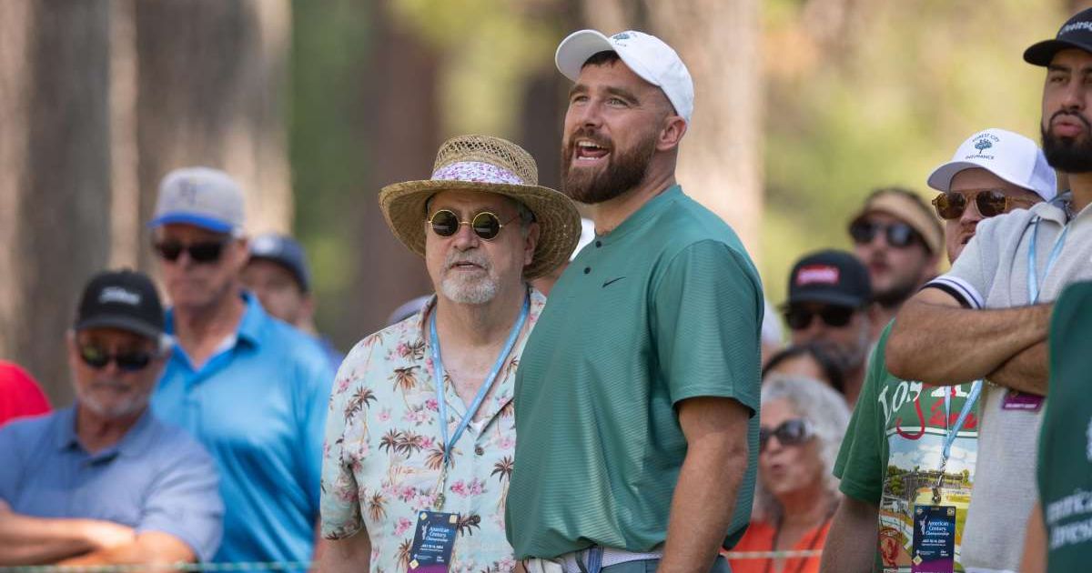 Travis Kelce's dad seemingly debuts new girlfriend ahead of son's ...