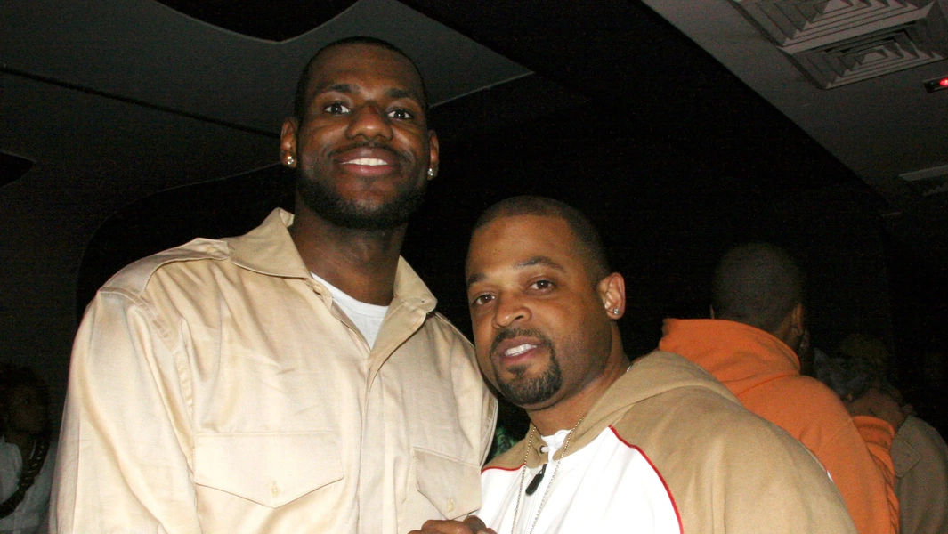 Warren Buffett praises LeBron James' on- and off-court savvy