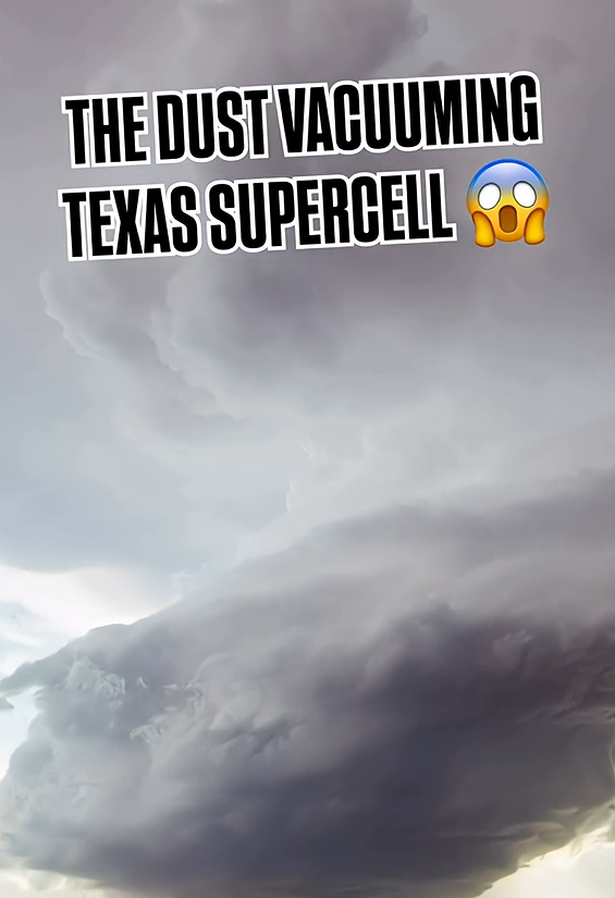 Supercell thunderstorm development west of Lubbock, Texas in real time