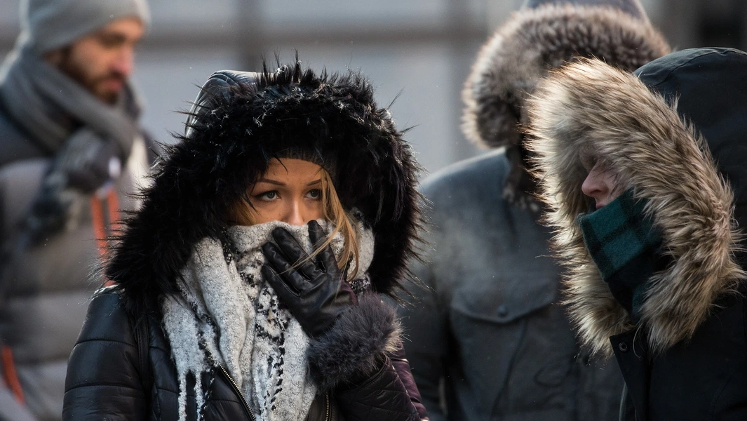 Health risks and safety tips for snow shoveling