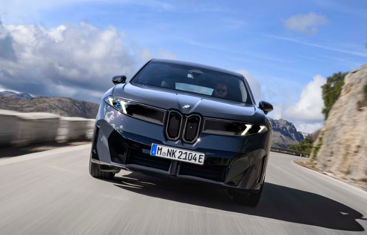 563 miles, 400 kW charging, big price jump: BMW’s iX3 50 xDrive first ...