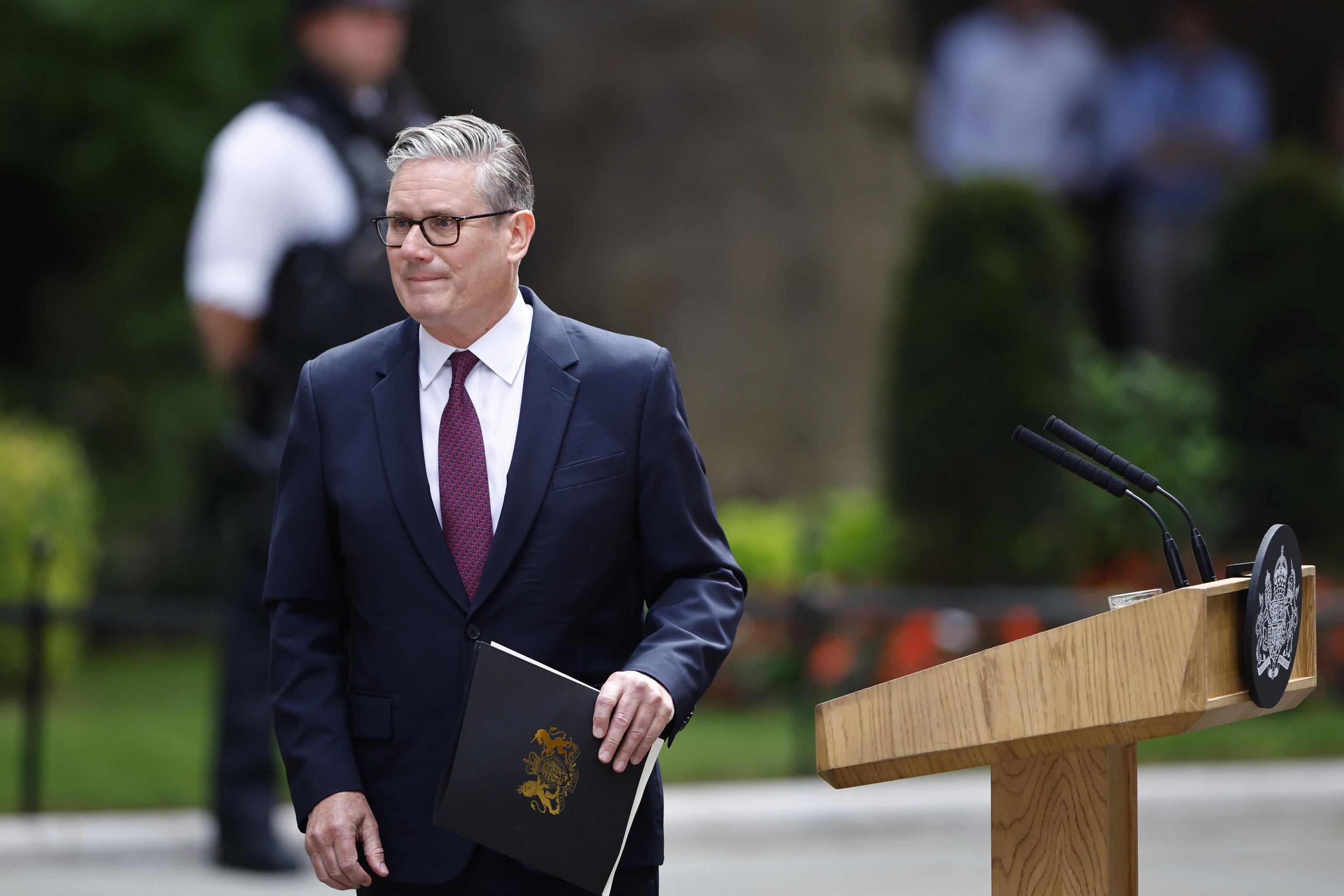 Sterlina vicina ai minimi 2026 dopo le dimissioni di Starmer