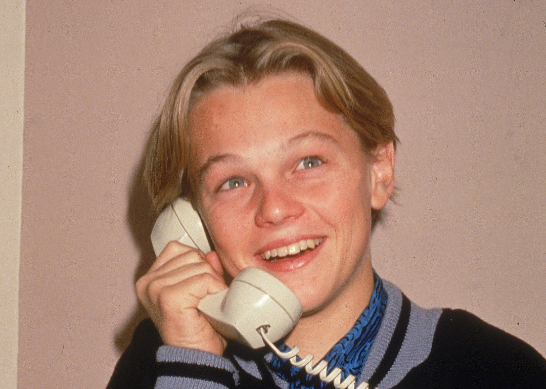 15 famous actors you can spot as extras before they were famous