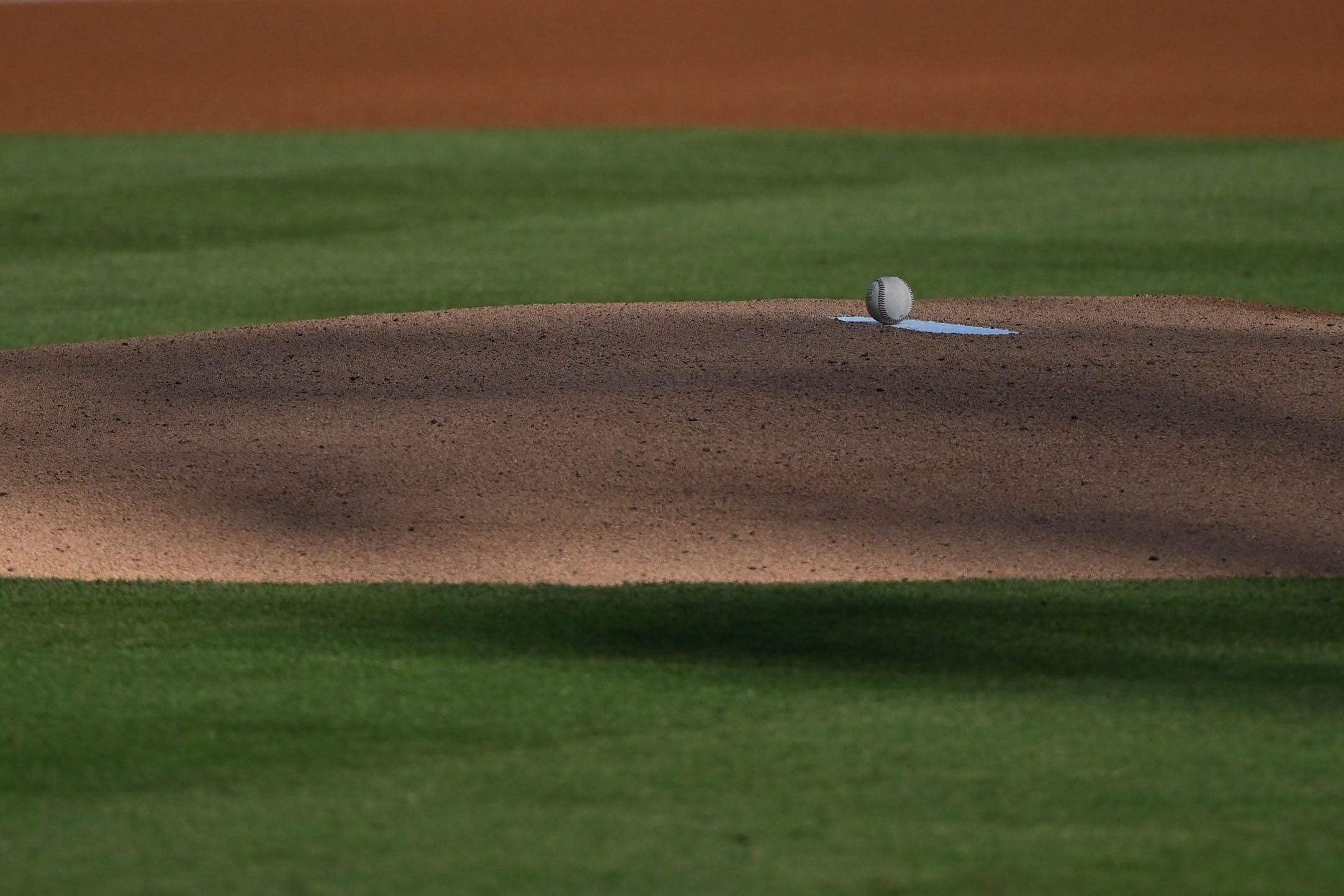 Watch Texas A&M transfer pitcher throw heat during his summer training